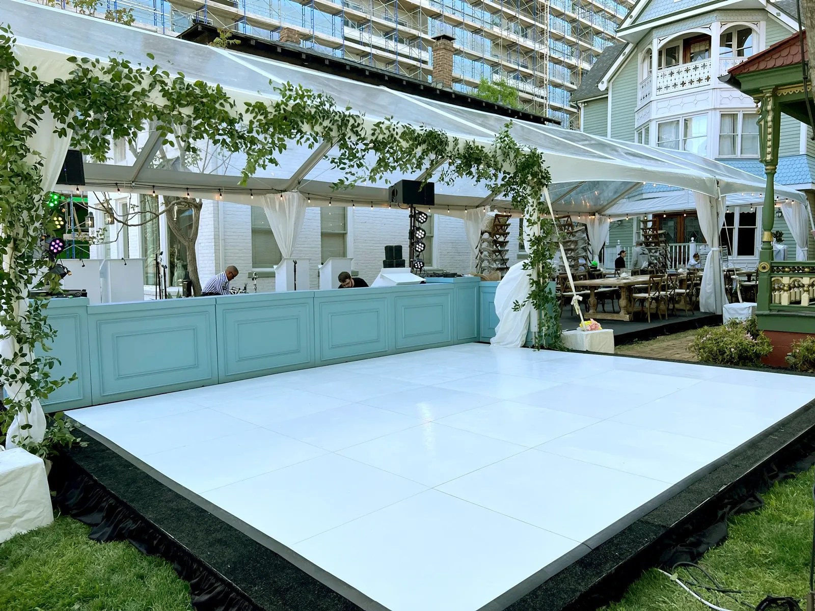 Dance Floor Rentals Los Angeles – JC Chiavari Chairs